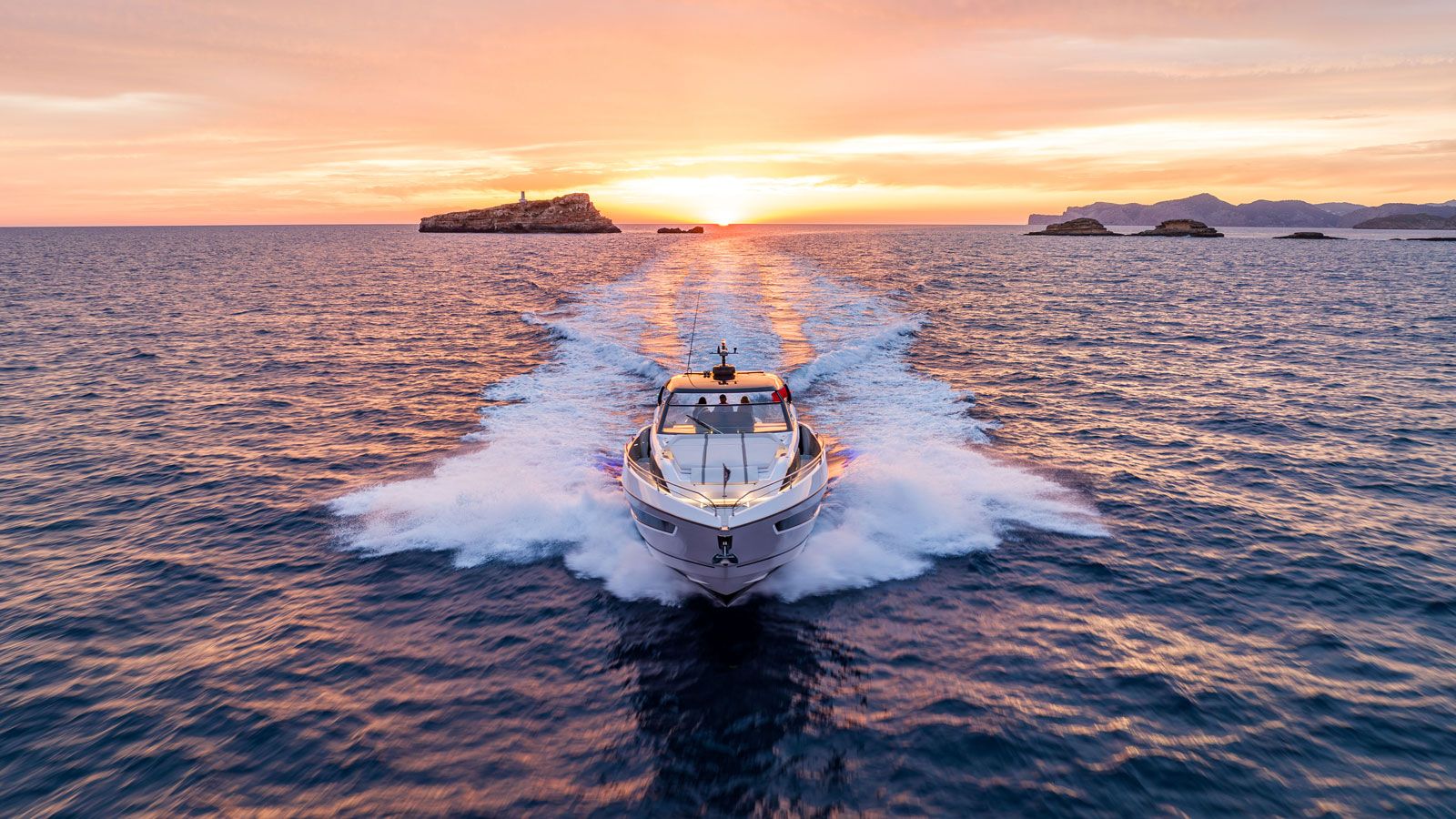 A detailed review of the Sunseeker Superhawk 55